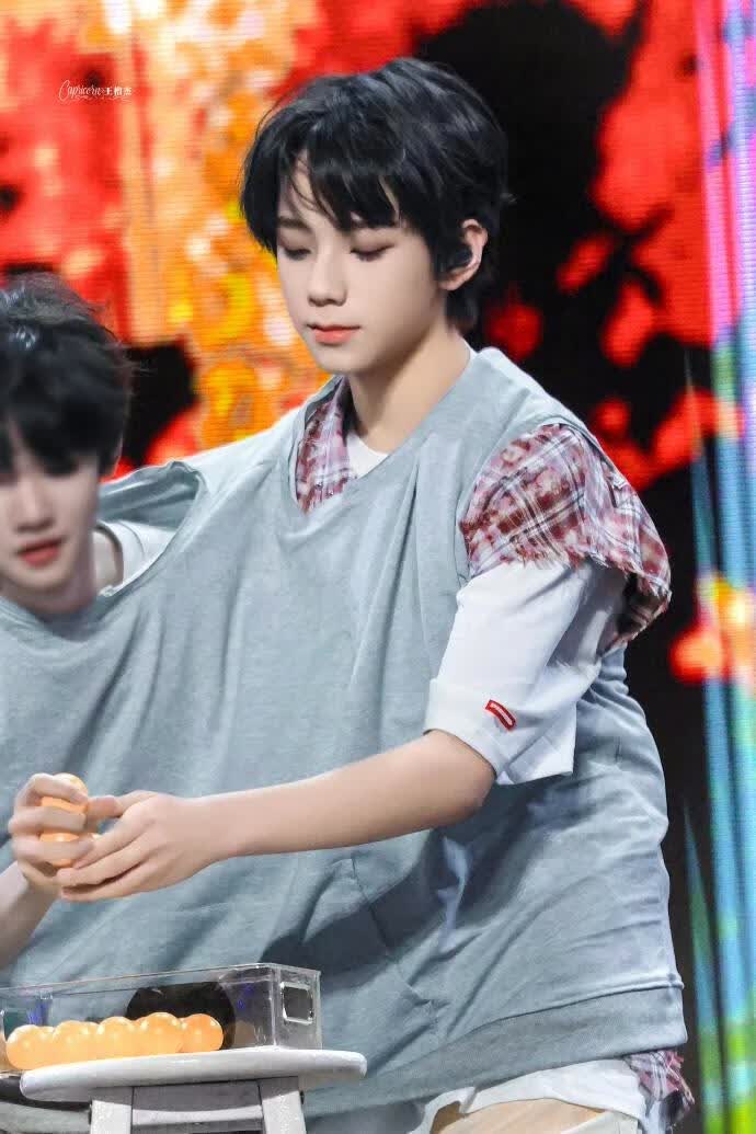 Wang Lujie Fanpage - Lumospage