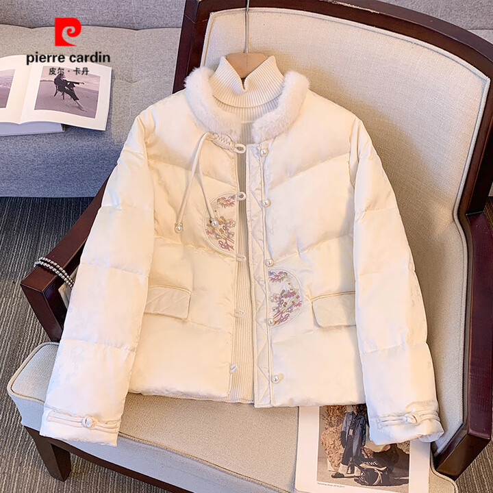 皮尔卡丹（pierre cardin）粉色新中式国风盘扣羊羔毛拼接提花羽绒服女2025冬装年轻款短外套 白色 M 85-105斤【图片 价格 ...