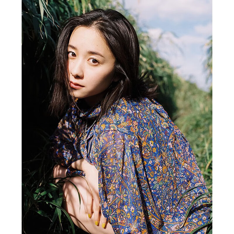 预售 日文原版 堀田真由ファースト写真集 集英社 外景拍摄写真摄影集艺术书籍