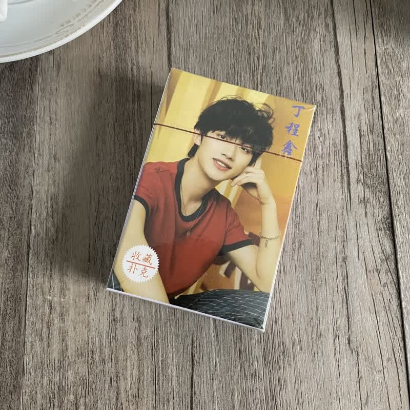 扑克牌新年创意桌牌54张盒装学生娱乐卡片肖战王一博蔡徐坤等 丁程鑫 扑克牌一副