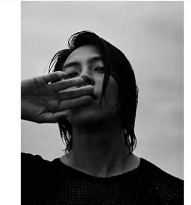 现货 进口日文 山下智久写真集 Circle 通常版 付随机明信片 通常版