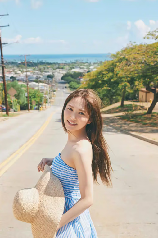 预售 日文原版 日向坂46 加藤史帆１st写真集 小学館 人物写真摄影集艺术书籍 红色
