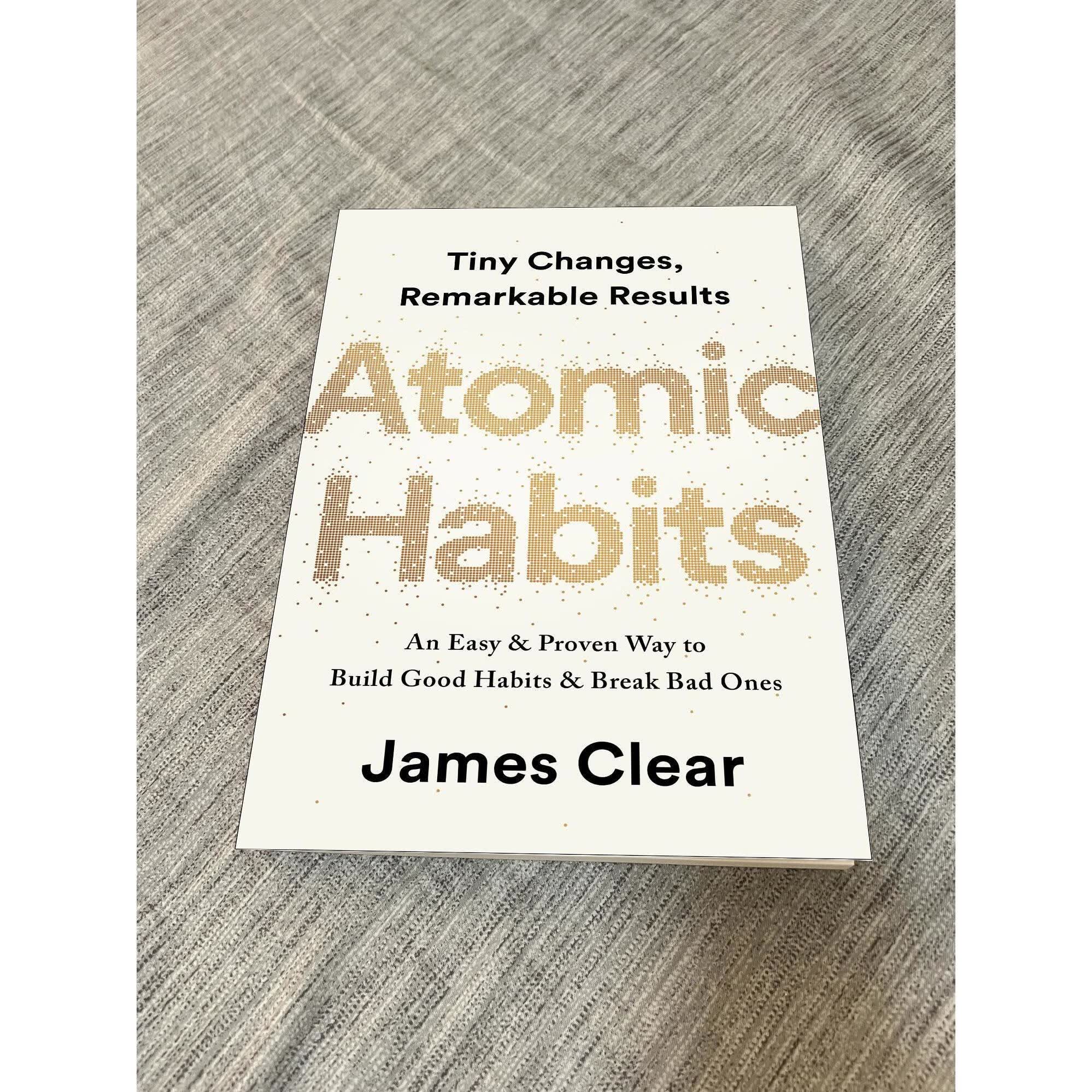现货Atomic Habits James Clear纸质书 纸质书